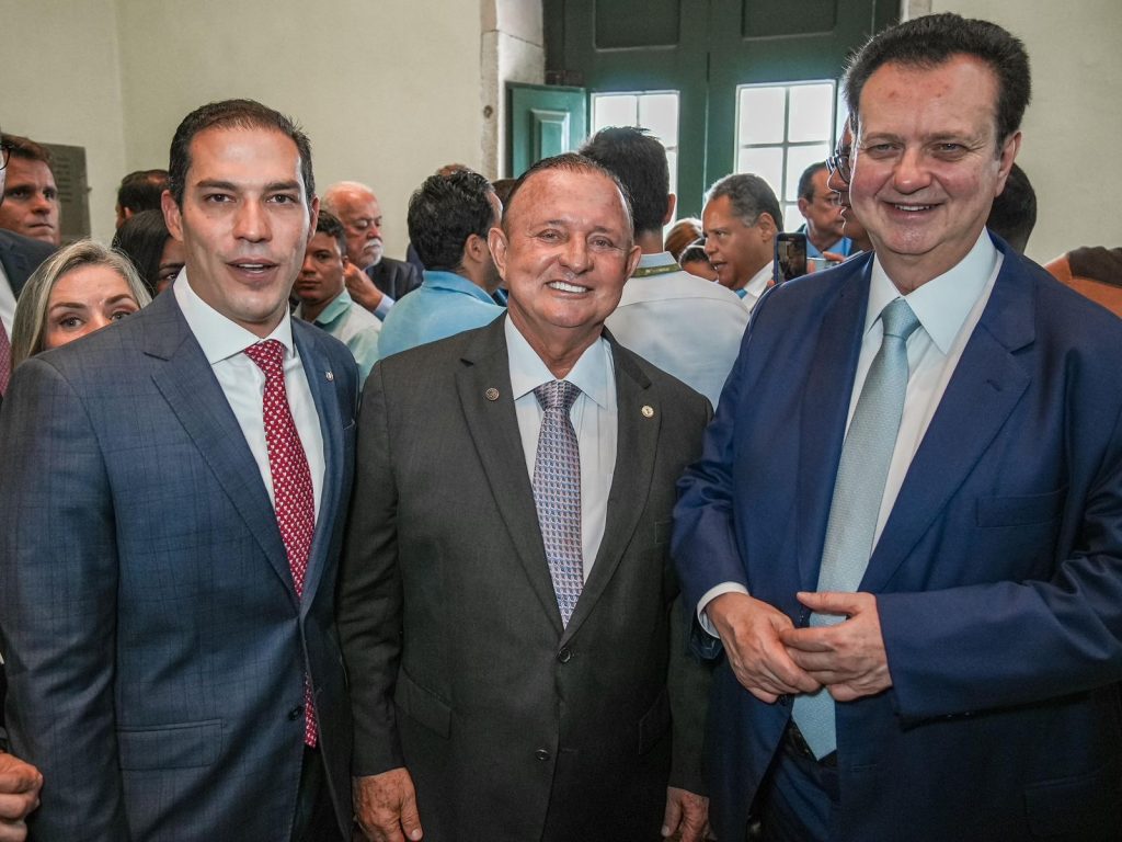 Adolfo Menezes participa de homenagem a Kassab na Câmara de Salvador ...