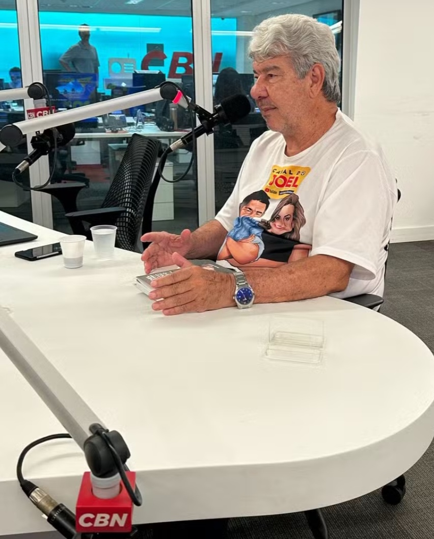 Treinador Joel Santana lança livro contando suas vitórias na carreira ...